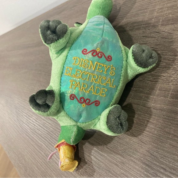 Disney | Toys | 995 Vintage Disneyland Disneys Electric Parade Elliot ...